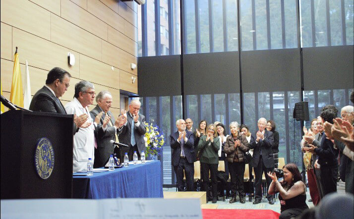 Homenaje de Despedida al Doctor Julio César Castellanos Ramírez - HUSI